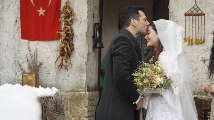 Aziz Episode 15 English Subtitles – Watch iT!